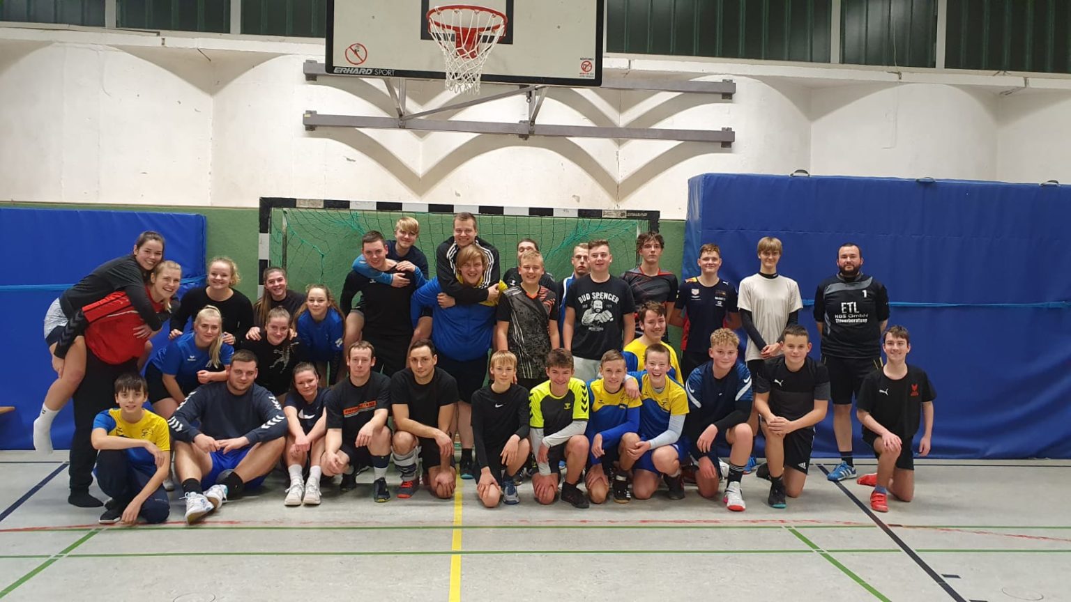 Grüße aus dem SB Anhalt zum Jahresabschluß – Handball in Sachsen-Anhalt.