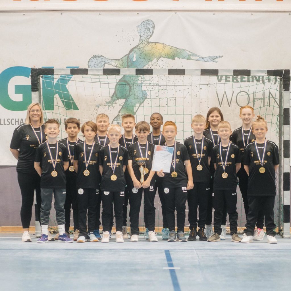 Riesen Jubel in der Sporthalle der HG 85 Köthen – Handball in Sachsen ...